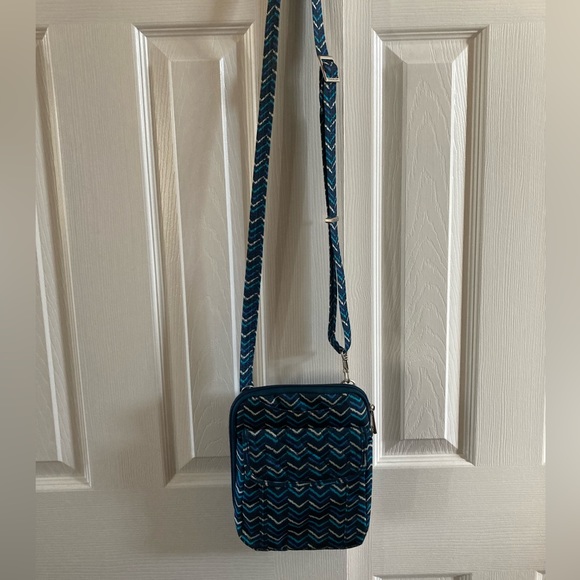 Travelon | Bags | Travelon Blue And White Chevron Pattern Crossbody ...